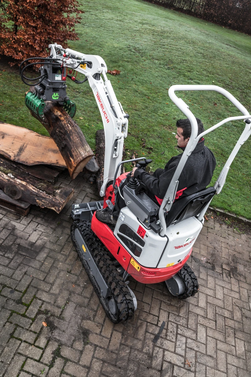 Багер Takeuchi TB210R в Индустриална техника в гр. София - ID48758070 ...